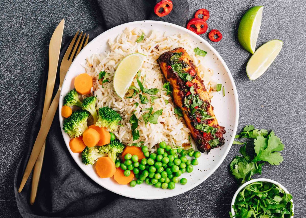 Somali Salmon Recipe with Rice & Vegetables - Saida's Kitchen